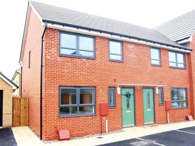 3 Bedroom End Of Terrace House For Rent In Eagle Farm South, Milton Keynes