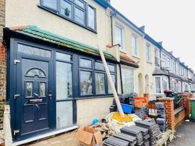 3 Bedroom End Of Terrace House For Rent In East Ham, London