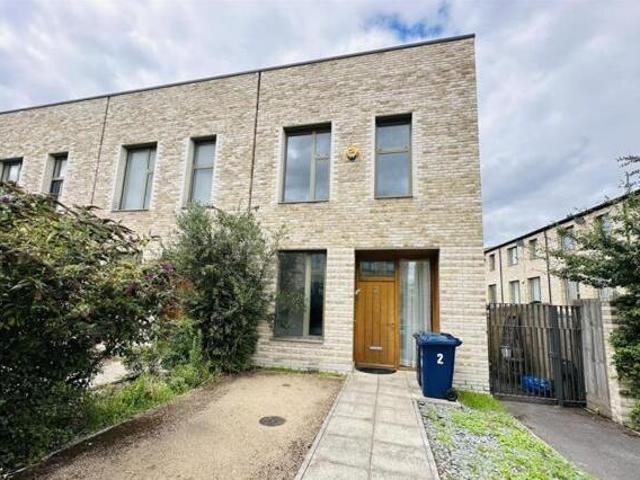 3 Bedroom End Of Terrace House For Rent In Edgware, Greater London