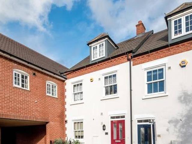 3 bedroom end of terrace house for rent in Edith Avenue MK40 MK40