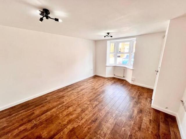 3 bedroom end of terrace house for rent in Elthorne Park, Kingswood, Hull, East Riding Of Yorkshire, HU7