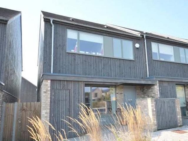 3 bedroom end of terrace house for rent in Eversley Gardens Kings Worthy Winchester Hampshire SO