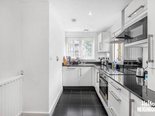 3 bedroom end of terrace house for rent in Fairthorn Road, London, SE7