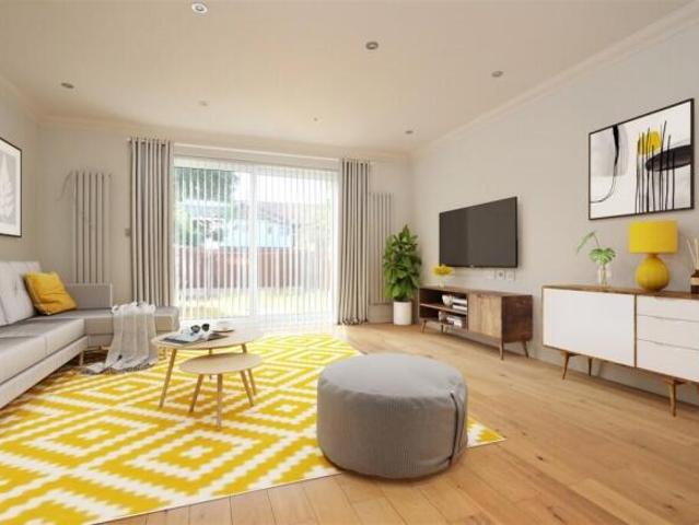 3 bedroom end of terrace house for rent in Fairview Drive, Chigwell, Essex, IG7