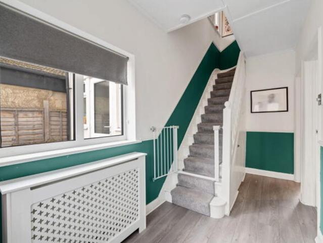 3 bedroom end of terrace house for rent in Faringdon Avenue, Petts Wood, BR2