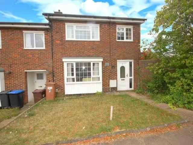 3 bedroom end of terrace house for rent in Fern Dells, Hatfiel.