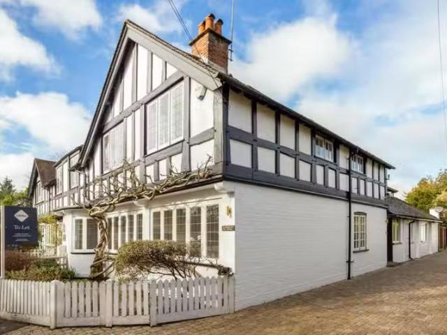 3 bedroom end of terrace house for rent in Ferry End, Bray, SL6