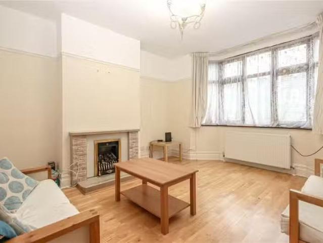 3 bedroom end of terrace house for rent in Filton Road, Horfie.