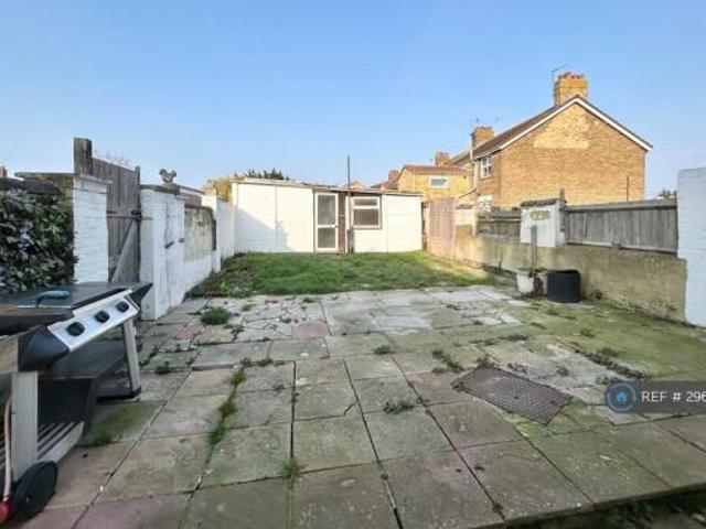 3 bedroom end of terrace house for rent in First Avenue, Sheerness, ME12
