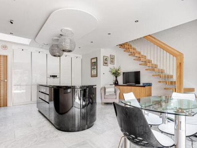 3 Bedroom End Of Terrace House For Rent In Fulham
