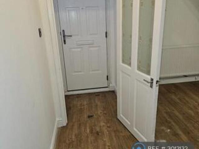 3 bedroom end of terrace house for rent in Knutsford Road, Manchester, M18