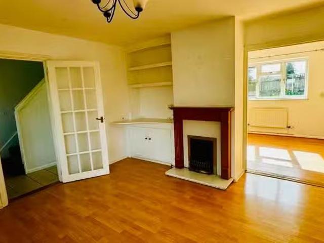 3 bedroom end of terrace house for rent in Knight Avenue, Cant.