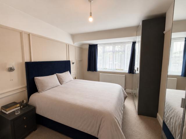 3 bedroom end of terrace house for rent in Kent house Lane, BR3