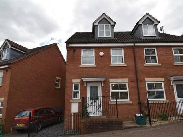 3 bedroom end of terrace house for rent in Kingswood Heights Bristol BS15 1TD BS15