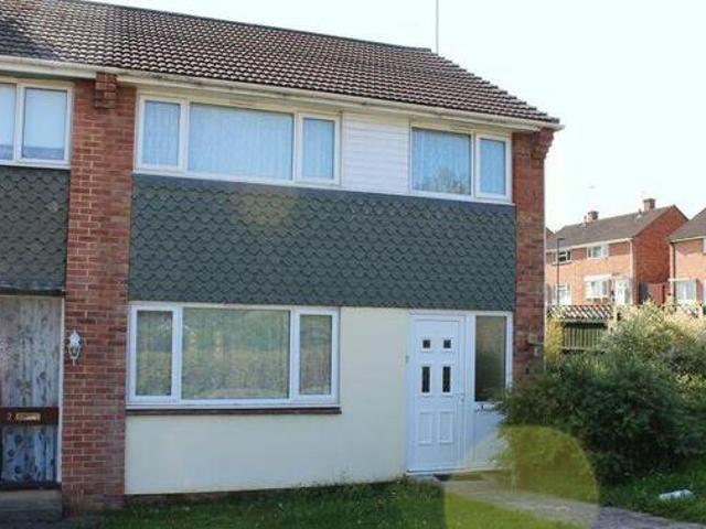 3 Bedroom End Of Terrace House For Rent In Kingswood