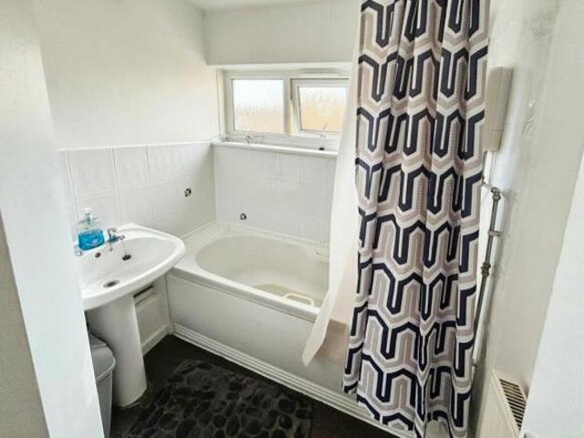 3 bedroom end of terrace house for rent in Hatfield Walk, York, YO24