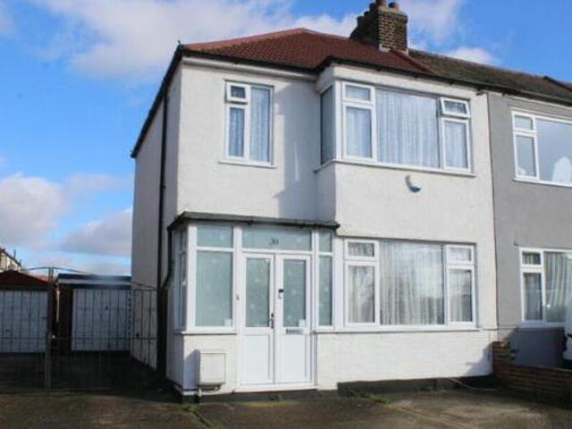 3 Bedroom End Of Terrace House For Rent In Havering, London