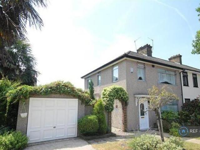 3 Bedroom End Of Terrace House For Rent In Hayes