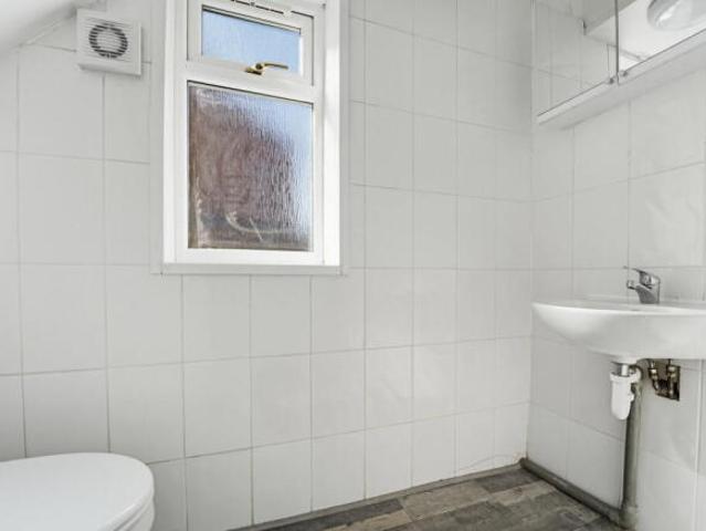 3 bedroom end of terrace house for rent in Hall Road, Isleworth, TW7 7PD, TW7