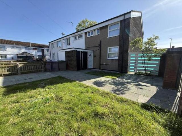 3 bedroom end of terrace house for rent in Harecroft, Liverpool, L28