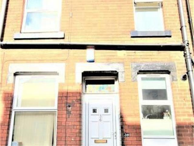 3 bedroom end of terrace house for rent in Harold Mount Leeds LS6
