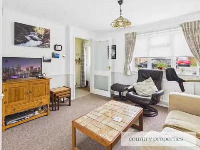 3 bedroom end of terrace house for rent in Harwood Close, Welw.