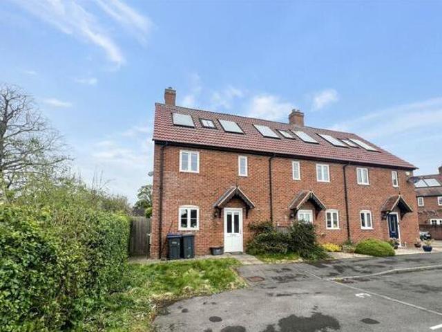 3 Bedroom End Of Terrace House For Rent In Heytesbury
