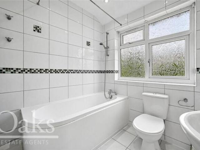 3 bedroom end of terrace house for rent in Hepworth Road, Streatham Common, SW16