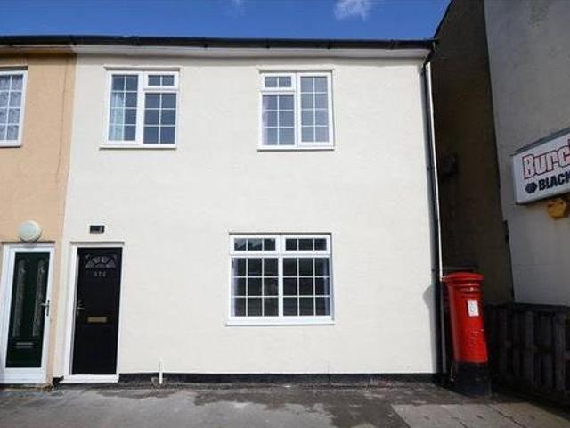 3 bedroom end of terrace house for rent in High Street GU12