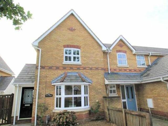 3 Bedroom End Of Terrace House For Rent In Highwoods