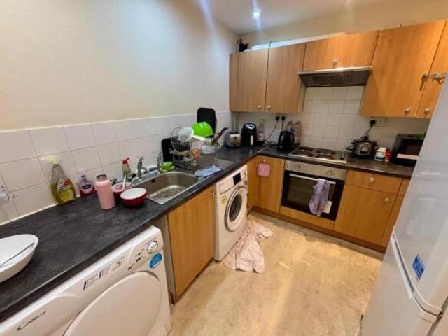 3 bedroom end of terrace house for rent in Hyde Park Road, Hyde Park, Leeds, LS6