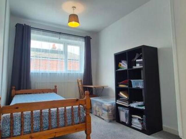 3 bedroom end of terrace house for rent in Inner Avenue, SO14