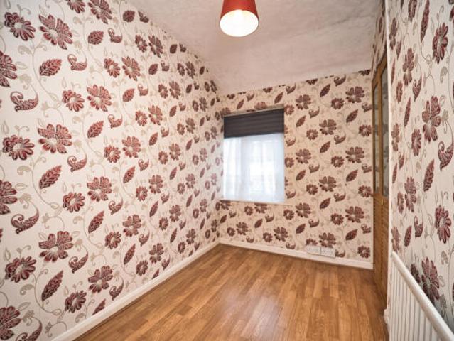 3 bedroom end of terrace house for rent in Ivyhouse Road, Becontree, Dagenham, Essex, RM9