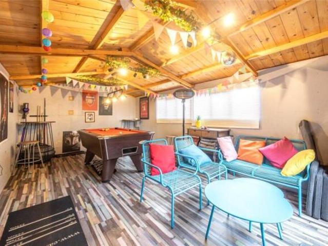 3 bedroom end of terrace house for rent in Old Road East, Gravesend, Kent, DA12