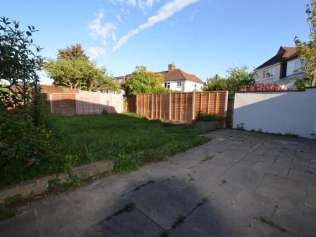 3 bedroom end of terrace house for rent in Otford Crescent, London, SE4