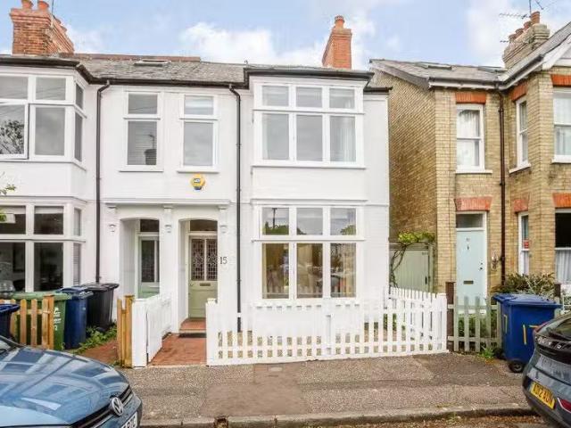 3 bedroom end of terrace house for rent in Owlstone Road, Camb.