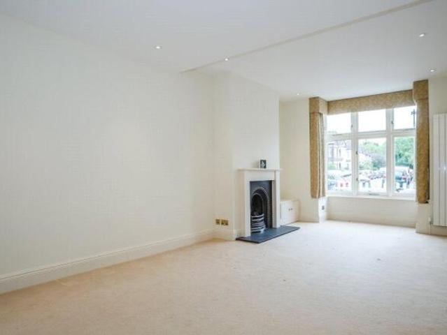 3 bedroom end of terrace house for rent in Owlstone Road, Cambridge, CB3