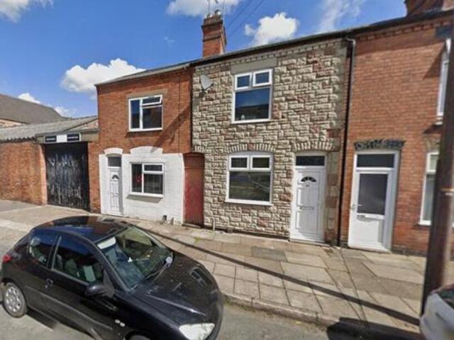 3 bedroom end of terrace house for rent in Lothair Road, Leicester, LE2