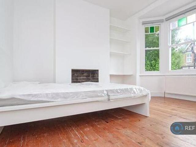 3 Bedroom End Of Terrace House For Rent In London