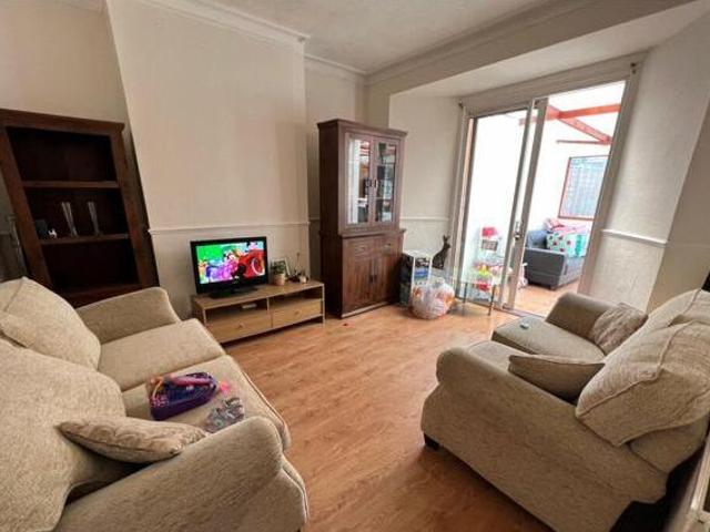 3 Bedroom End Of Terrace House For Rent In London