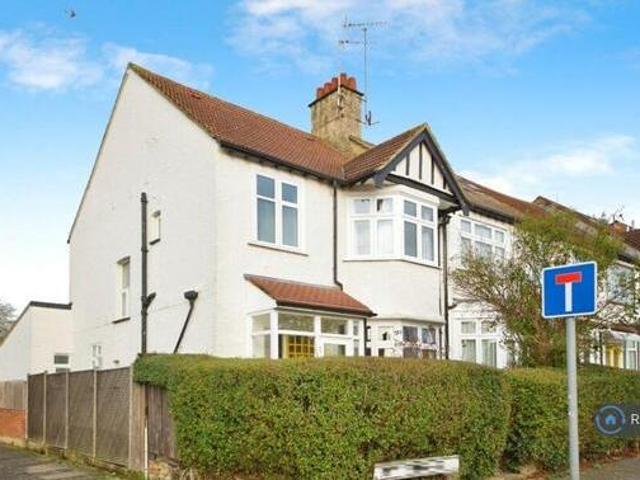 3 Bedroom End Of Terrace House For Rent In London