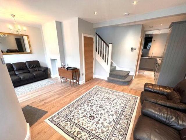 3 Bedroom End Of Terrace House For Rent In London