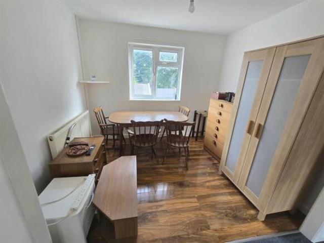 3 bedroom end of terrace house for rent in Lavers Close, Bristol, BS15