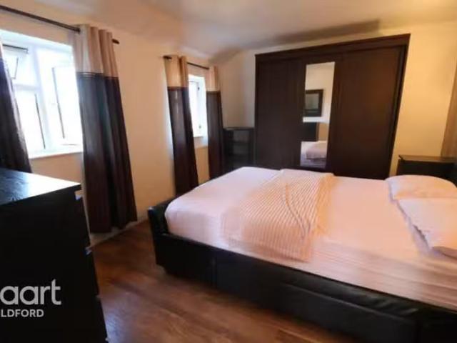 3 bedroom end of terrace house for rent in Little Platt, Guild.