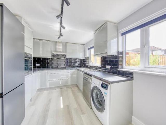 3 bedroom end of terrace house for rent in Lynmouth Avenue, Morden, SM4 4RU, SM4