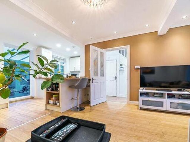 3 Bedroom End Of Terrace House For Rent In Morden