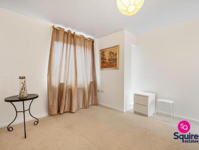 3 bedroom end of terrace house for rent in Morphou Road, London, NW7