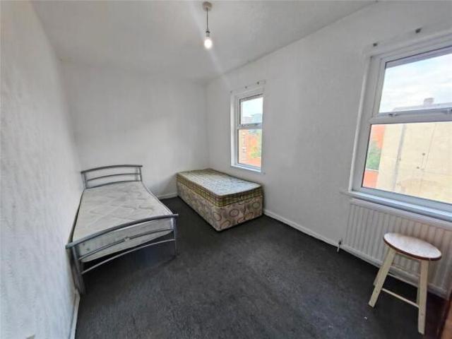 3 bedroom end of terrace house for rent in Morris Green Lane, Greater Manchester, BL3