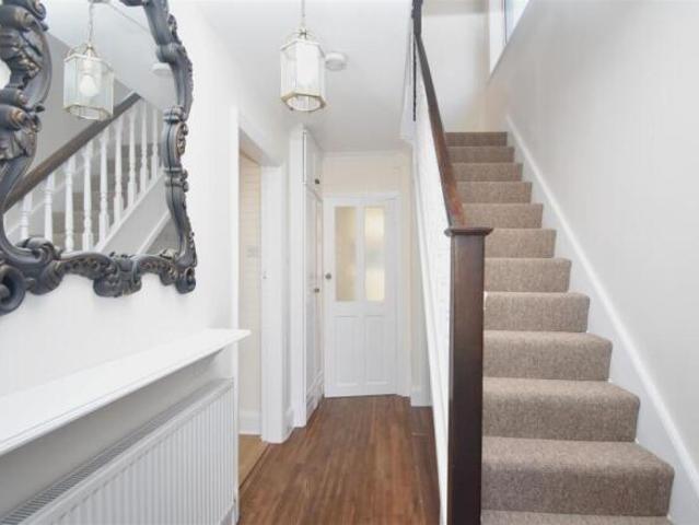 3 bedroom end of terrace house for rent in Malvern Avenue, York, YO26