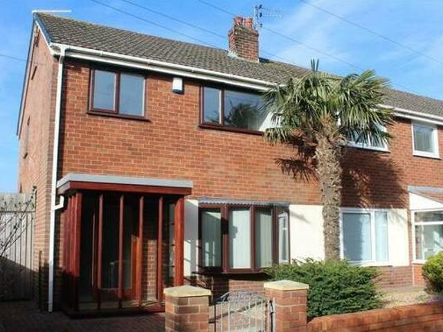 3 bedroom end of terrace house for rent in Market Street Wesham Preston PR4